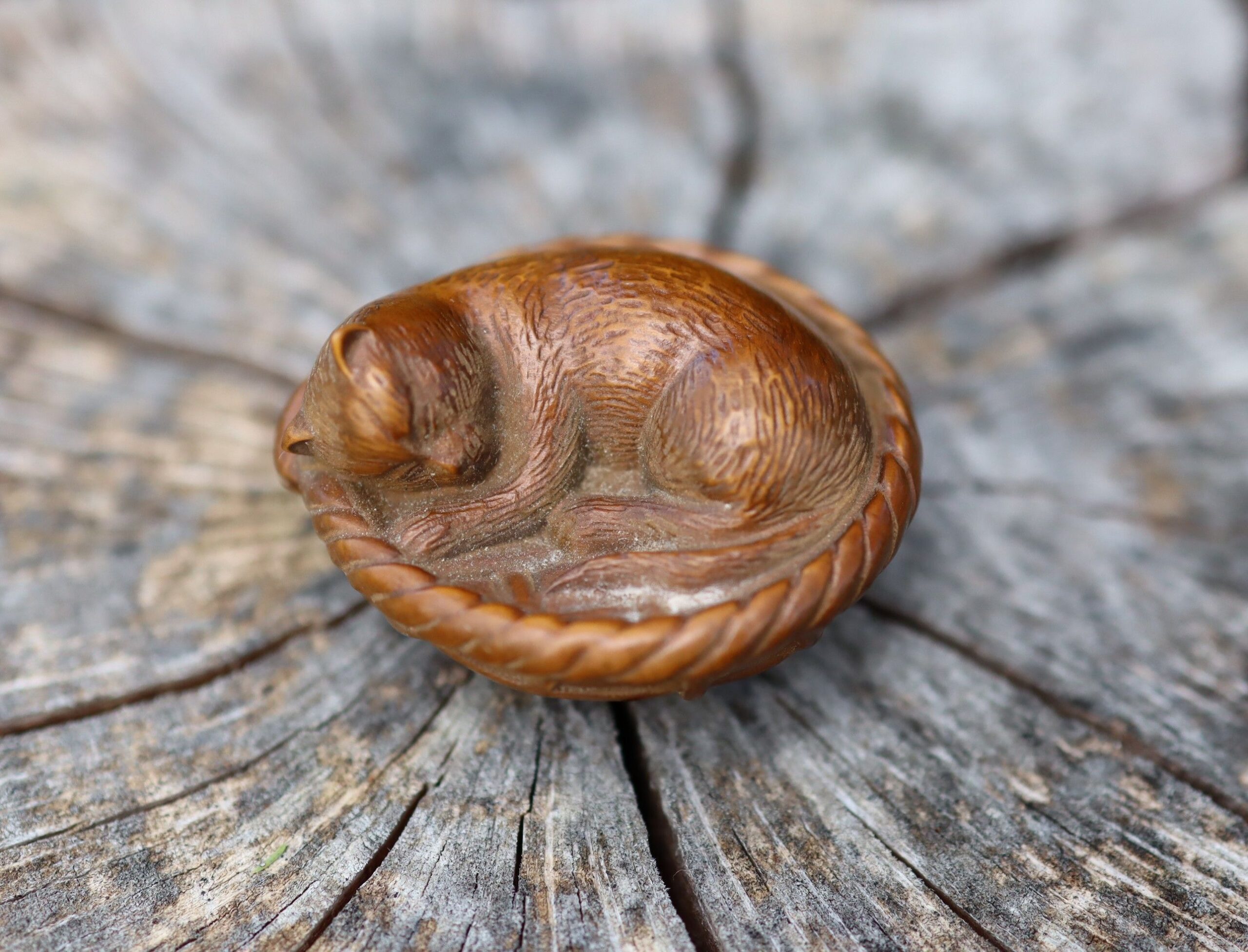 Netsuke - The Shop in the Bush