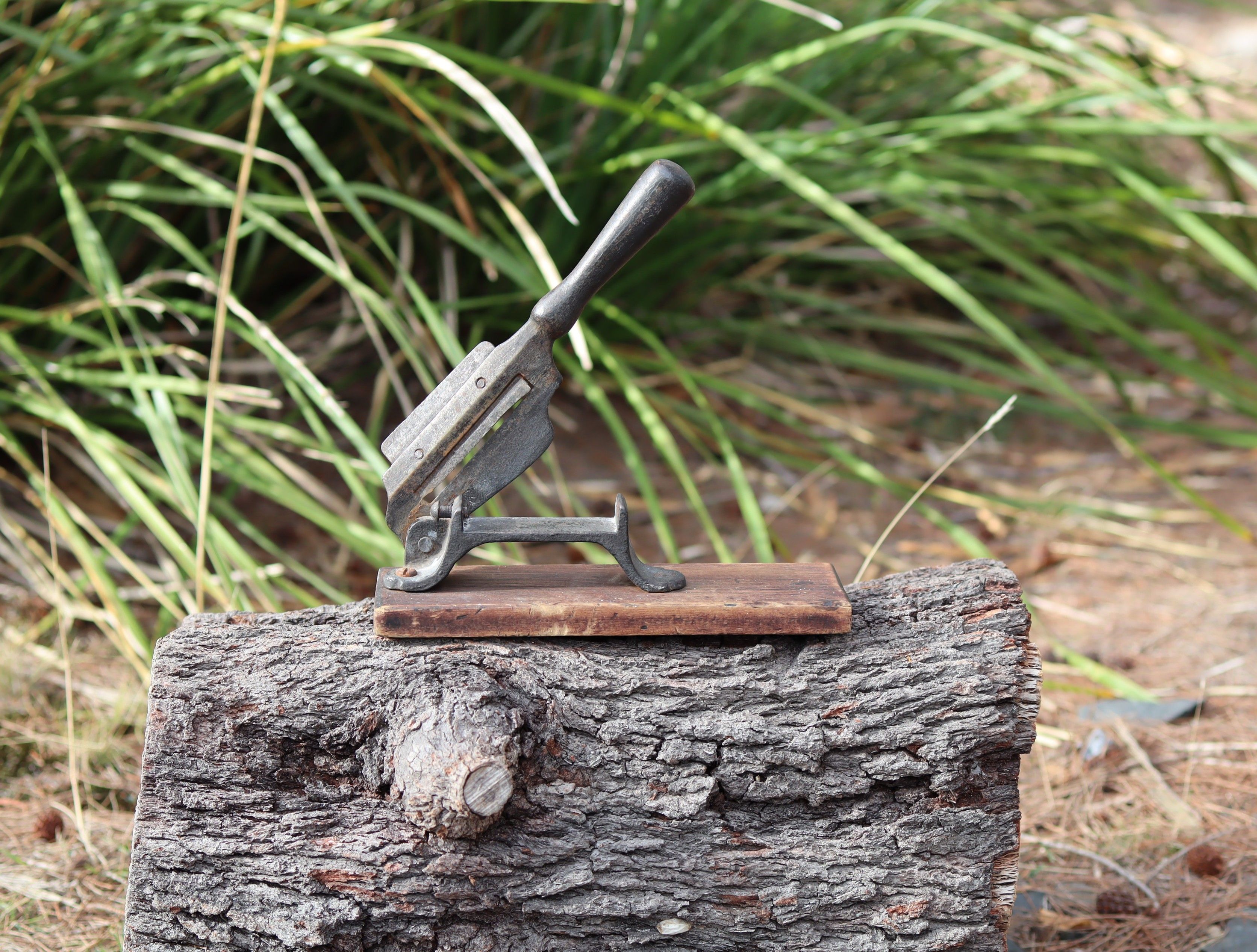 Tobacco Cutter c.1900 - The Shop in the Bush